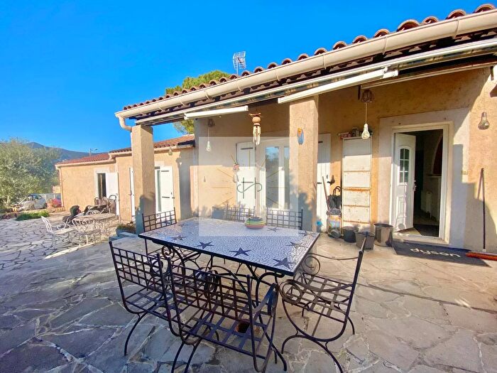 Maison à vendre - La Coucourde - 5 pièces - 4 chambres