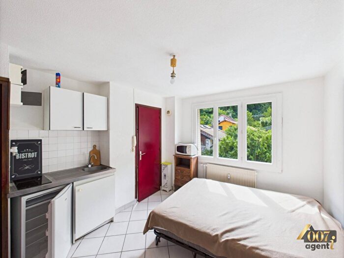 Appartement à louer - Allevard - 1 pièce