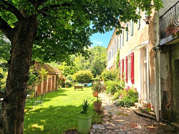 Maison à vendre - Gluiras - 9 pièces - 6 chambres