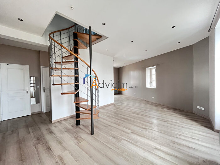 Appartement à louer - Orléans - 4 pièces - 3 chambres