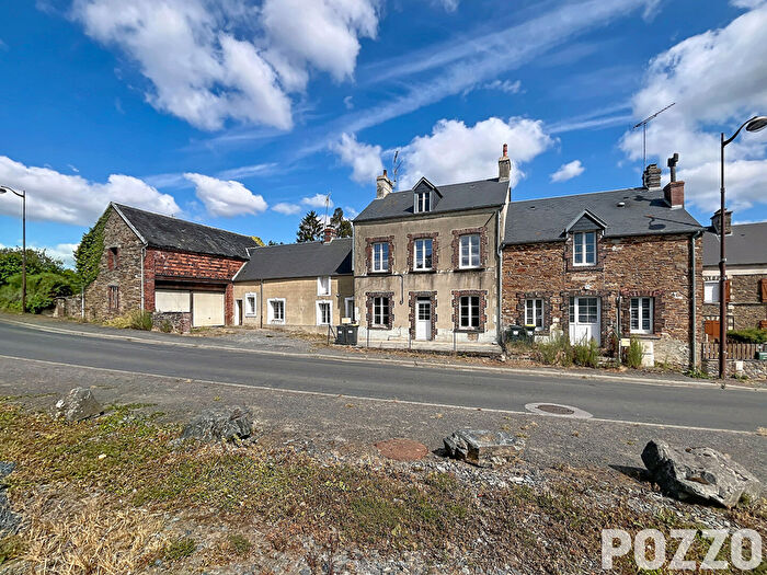 Maison 8 pièces à Saint-Clair-sur-l'Elle, à vendre