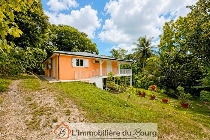Maison 4 pièces à Sainte-Rose, à louer