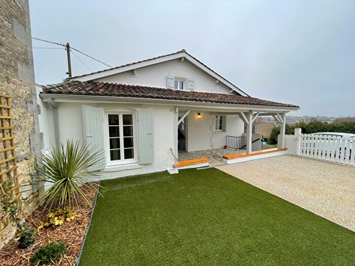 Cognac, Saint-Jacques : Maison 3 pièces à louer