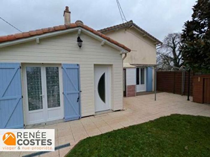 Maison à vendre - Saint-Saviol - 5 pièces - 3 chambres