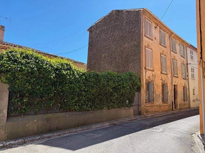 Sainte-Anastasie-sur-Issole - Maison 8 pièces à vendre