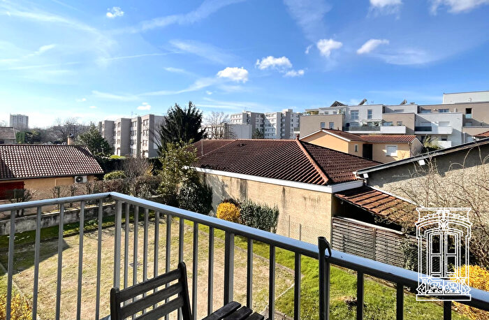 Appartement à vendre - Saint-Priest - 3 pièces - 2 chambres