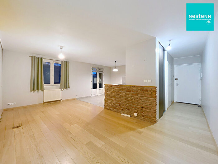 Appartement à louer - Saint-Étienne, Couriot, Tarentaise, Beaubrun - 3 pièces - 2 chambres