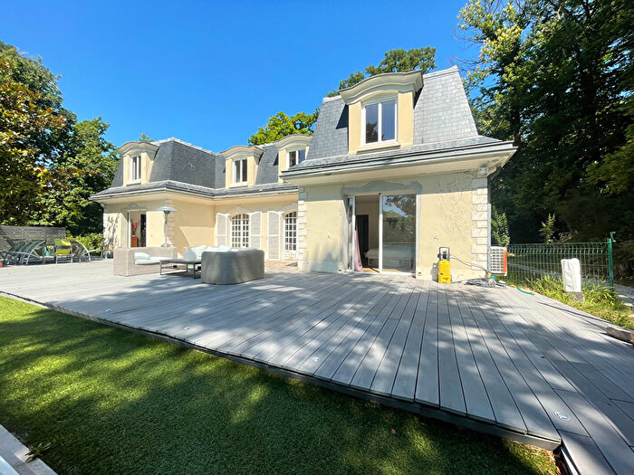 Maison à vendre - Verrières-le-Buisson, Salvert, Marienthal, Vaupéreux, Bois des Verrières - 8 pièces - 5 chambres