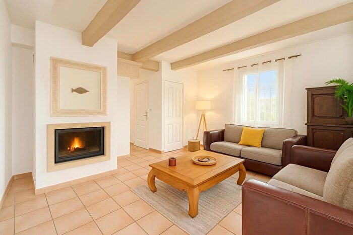 Maison à louer - Antibes, Antibes-les-Pins, Trianon, Le Fournel, Peyregoue - 3 pièces - 2 chambres