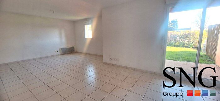 Appartement à louer - Est, Lisieux - 3 pièces - 2 chambres