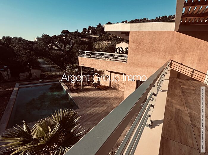 Maison à vendre - Le Lavandou, Fossette, Aiguebelle, Pointe de la Sèque - 5 pièces - 4 chambres