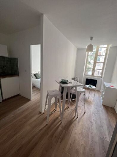 Appartement à louer - Toulon, Centre-ville - 1 pièce - 1 chambre