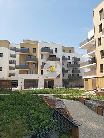Centre Ville, Saint-Priest : Appartement 2 pièces à louer