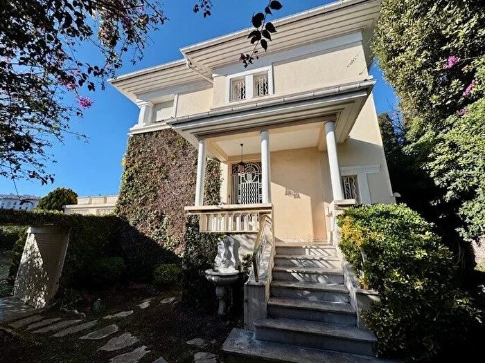 Maison à vendre - Nice, Fabron - 7 pièces - 4 chambres