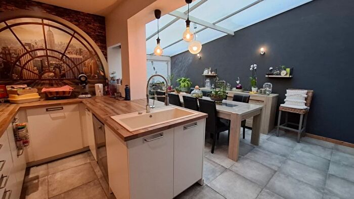 Maison à vendre - SaintQuentin Europe Rémicourt - 6 pièces - 4 chambres