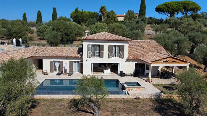 Maison à vendre - Callian - 6 pièces - 4 chambres