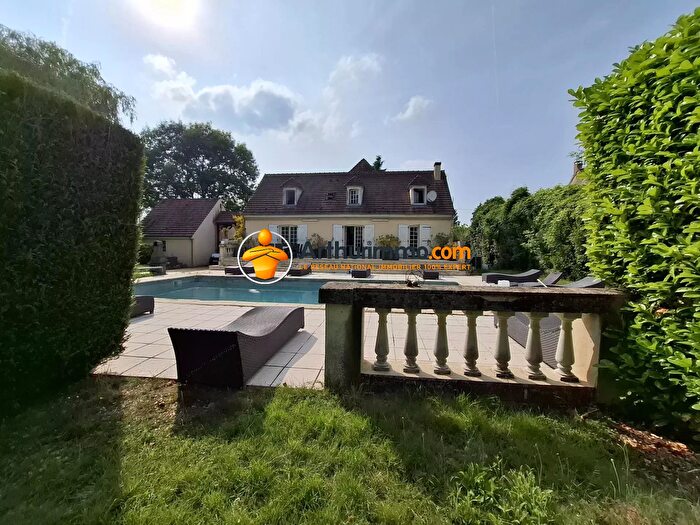 Maison 8 pièces à vendre - Crécy-la-Chapelle