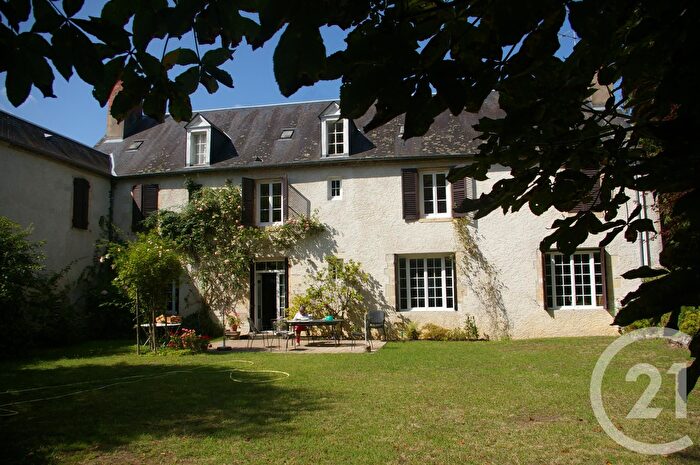 Maison 10 pièces à vendre - Saint-Pierre-le-Moûtier