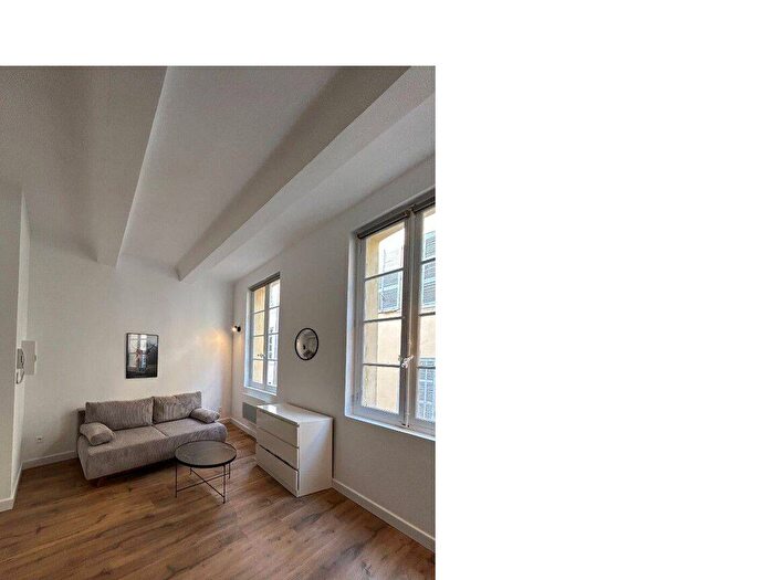 Centre Ville, Aix-en-Provence : Appartement 1 pièce à louer