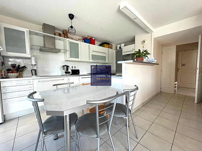 Appartement à vendre - Saint-Genis-Laval, Collonges - 4 pièces - 3 chambres