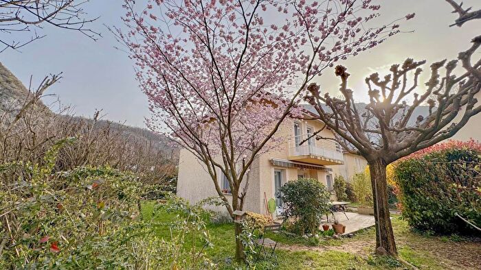 Maison à vendre - Saint-Égrève - 4 pièces - 3 chambres