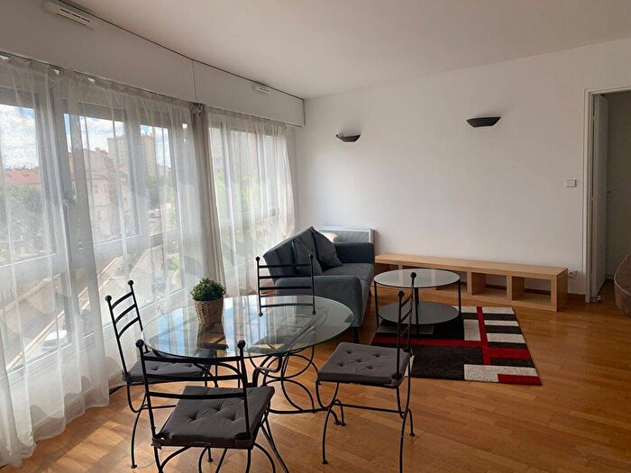 Appartement à louer - Bas Montreuil-République - 1 pièce