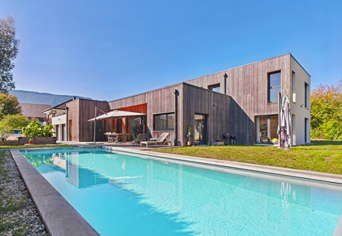 Maison à vendre - Viviers-du-Lac - 8 pièces - 7 chambres