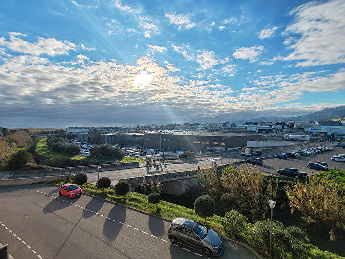 Appartement à vendre - Bastia, Montesoro - 3 pièces - 2 chambres