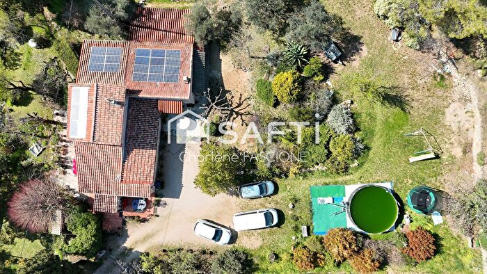 Maison à vendre - Draguignan, Centre-ville historique - 8 pièces - 4 chambres