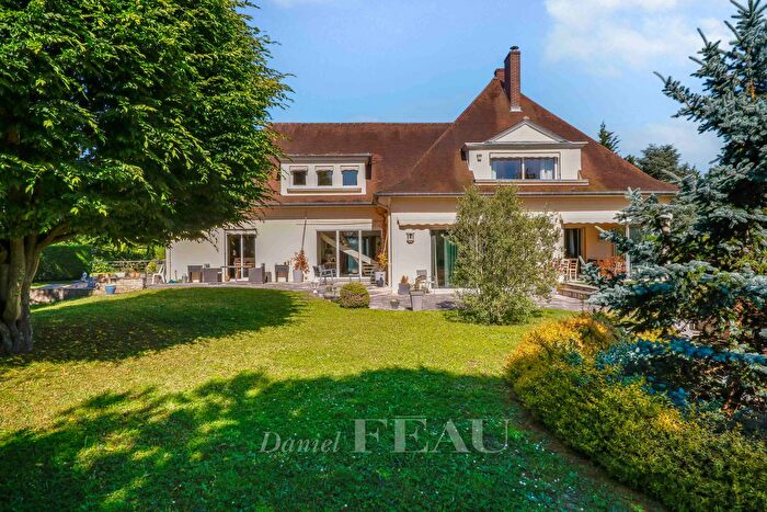 Crespières : Maison 9 pièces à vendre