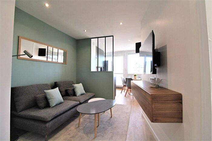 Appartement à louer - Hôtel de Ville, Créteil - 5 pièces - 1 chambre