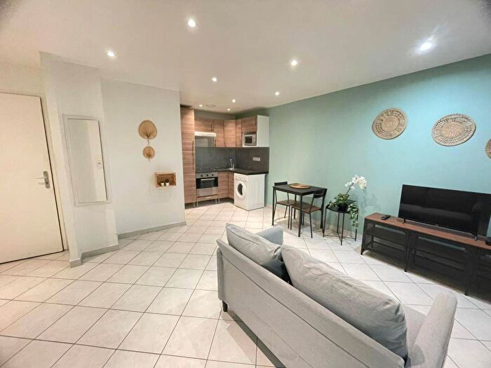 Appartement à louer - Les Grandes Carmes, Marseille ème arrondissement - 2 pièces - 1 chambre