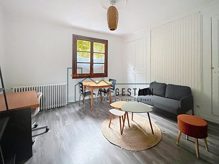 Appartement à louer - Limoges, Centre-ville, Hôtel de Ville, Emailleurs - 1 pièce