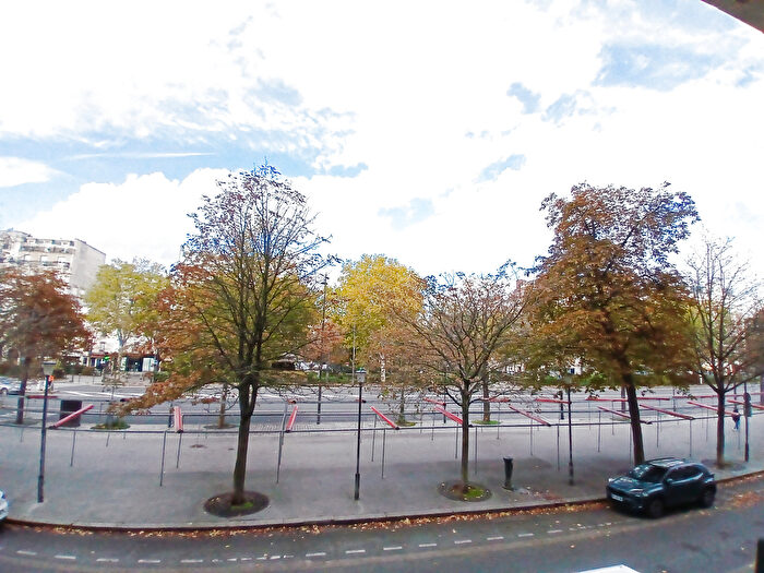 Appartement à vendre - Paris e , Bel-Air, Nord - 3 pièces - 2 chambres