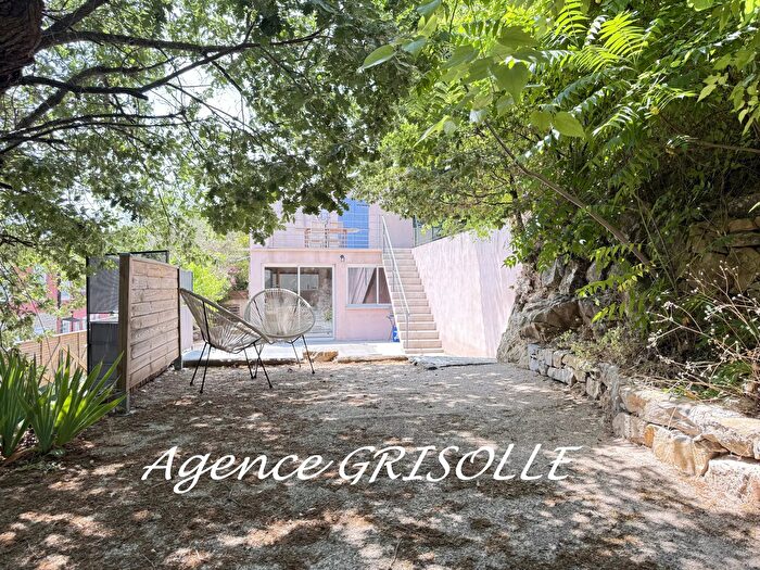 Maison à vendre - Sainte-Anastasie-sur-Issole - 3 pièces - 2 chambres