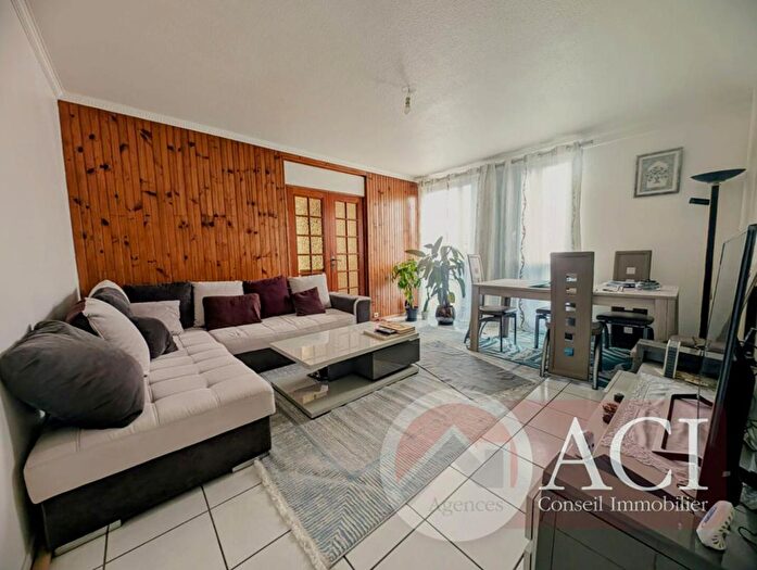 Appartement à vendre - Pierrefitte-sur-Seine - 3 pièces - 2 chambres