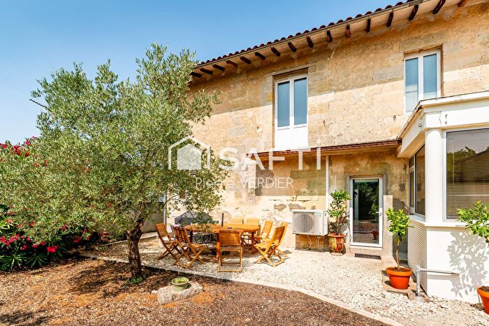 Maison à vendre - Prignac-et-Marcamps - 8 pièces - 5 chambres