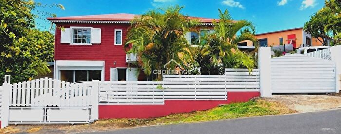 Maison 5 pièces à Le Tampon, Trois Mares, à vendre