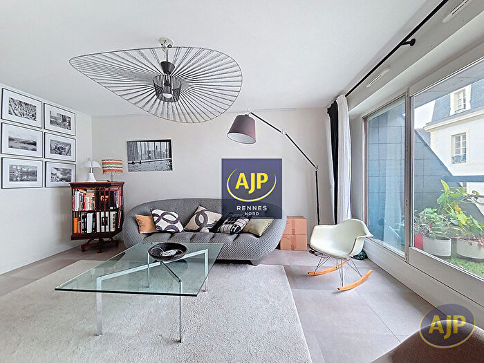 Appartement à vendre - Quartiers Centre, Centre-ville - 5 pièces - 3 chambres