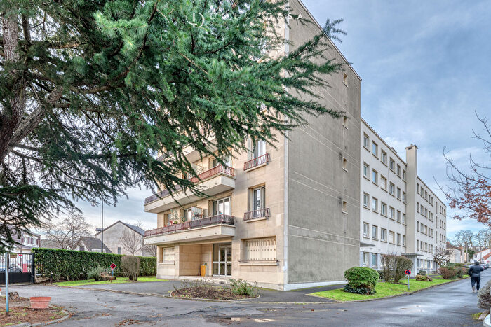 Appartement à vendre - Neuilly-Plaisance, Rennouillères - 4 pièces - 2 chambres