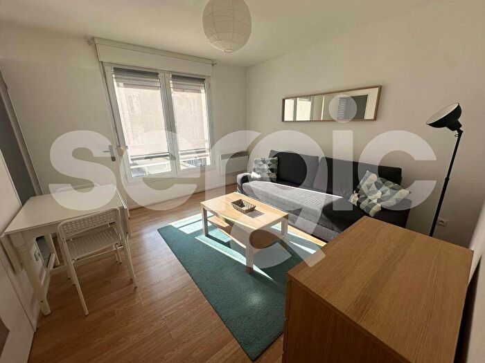 Appartement à louer - Centre Ville, Reims - 1 pièce