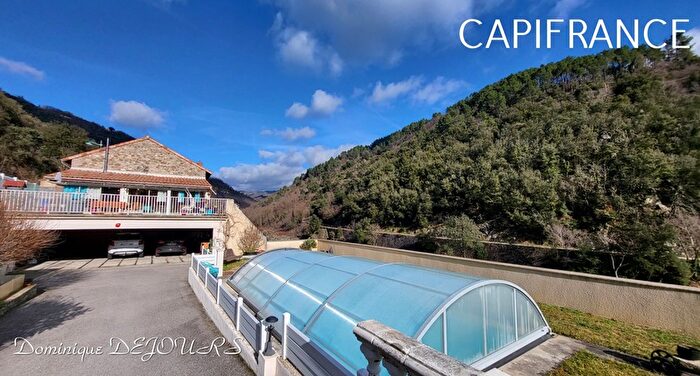 Maison à vendre - Saint-Sauveur-de-Montagut - 8 pièces - 5 chambres