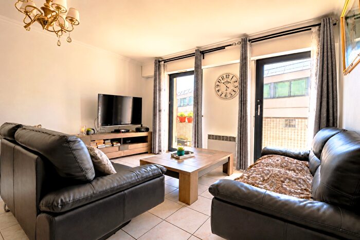Appartement 3 pièces à vendre à Saint-Denis, Centre-ville, Basilique