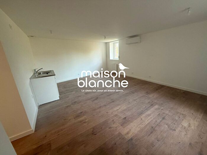 Appartement à louer - Lencloître - 1 pièce