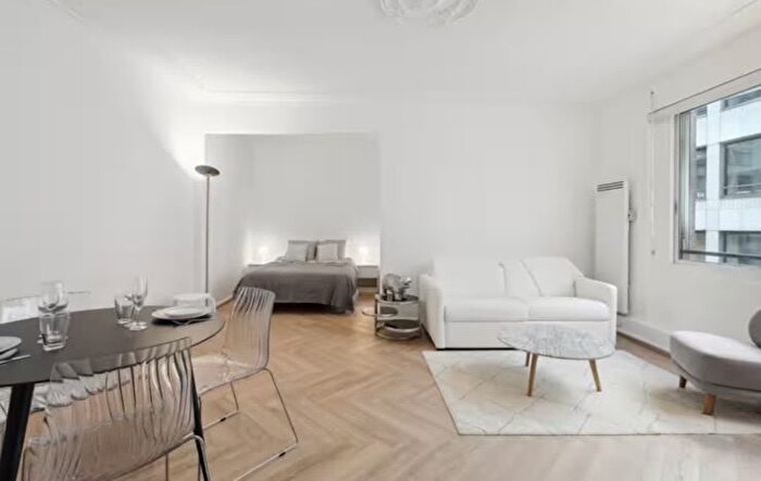 Appartement 2 pièces à louer - Paris 8ème, Triangle d'Or