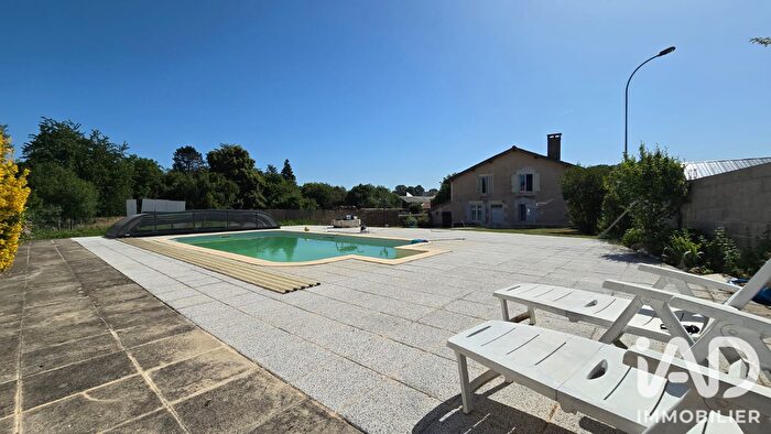Maison 8 pièces à Saint-Romain, à vendre