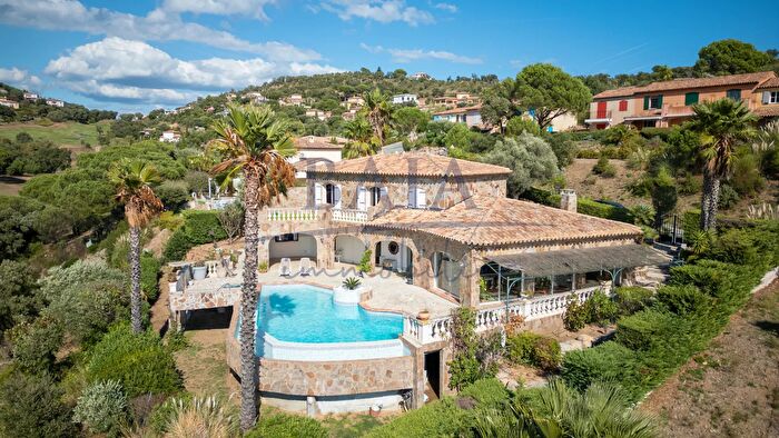 Maison à vendre - Sainte-Maxime, Saquèdes, Quilladou, Garonnette, Golfe - 6 pièces - 4 chambres