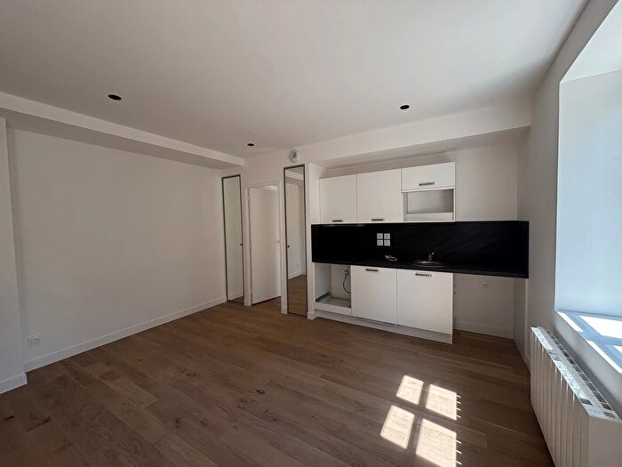 Appartement à vendre - Tassin-la-Demi-Lune, Montpinot, Le Bourg - 2 pièces - 1 chambre