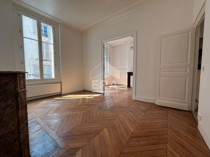 Appartement 5 pièces à louer à Orléans, Cathédrale, Jeanne d'Arc