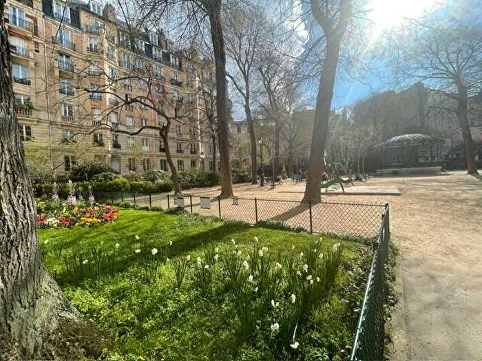 Appartement à louer - Grandes Carrières-Clichy, Paris ème arrondissement - 3 pièces - 2 chambres